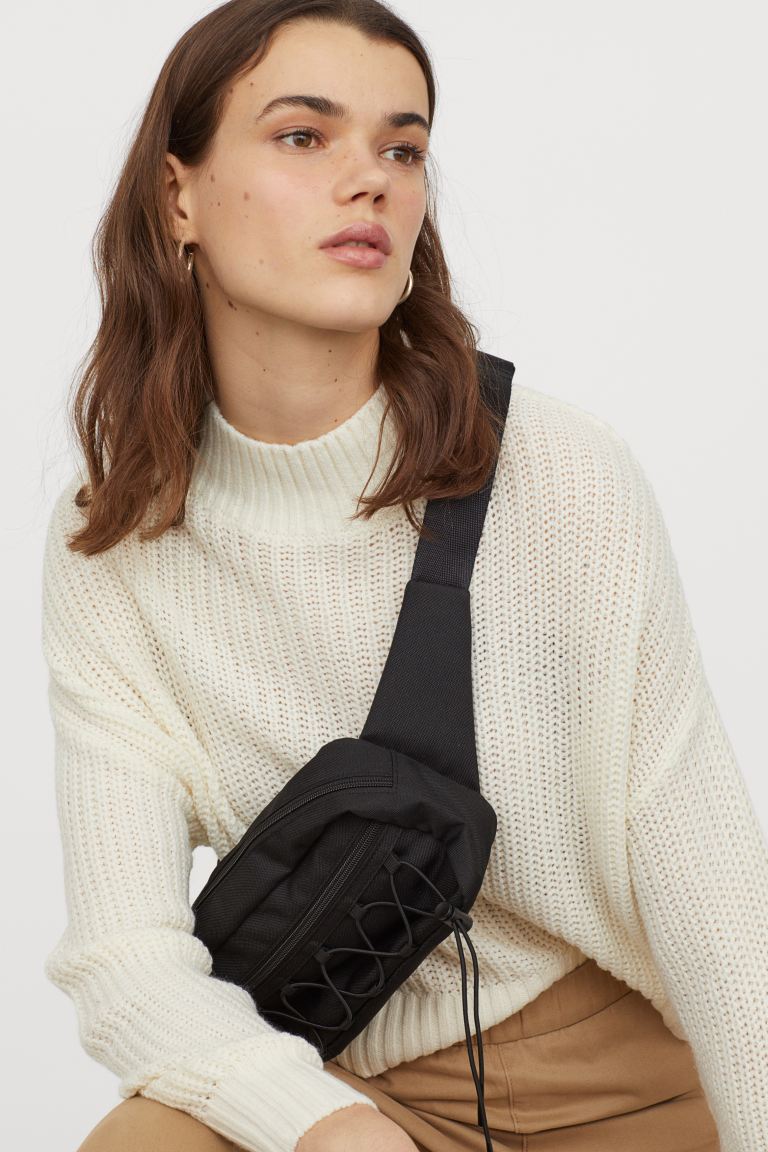 How To Wear A Fanny Pack With Style In The Spring Season For Men ...