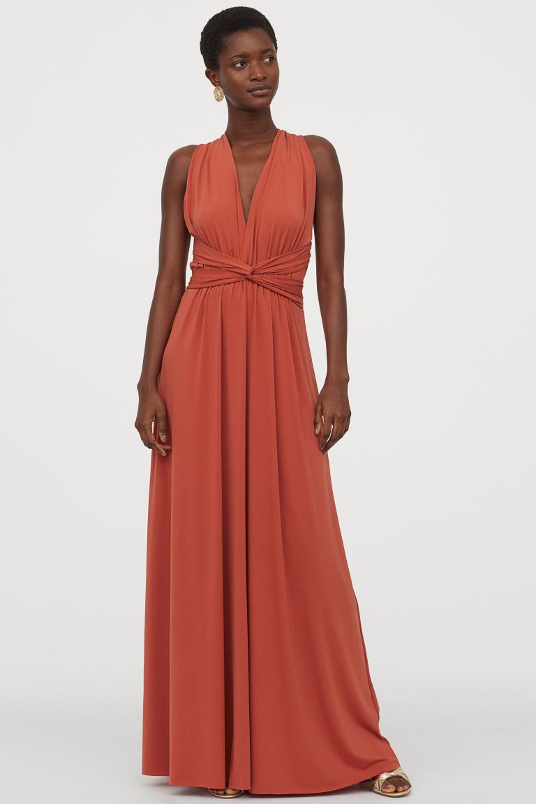 The Best Ways How Women Can Wear A Long Dress In The Spring And Look ...