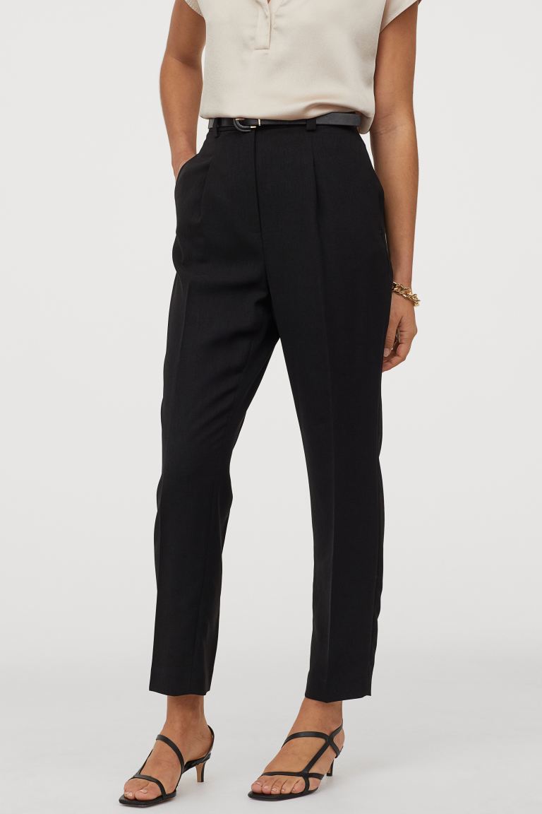 The Best Ways How Women Can Wear Trousers In A Casual Spring Outfit And ...